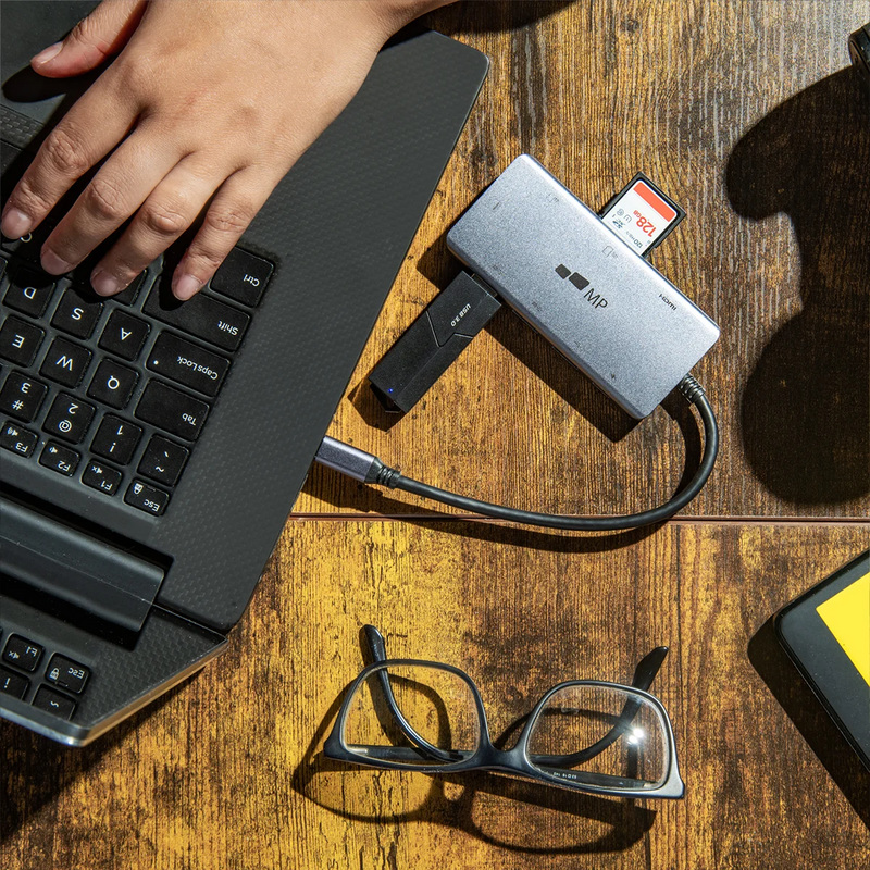 8 in 1 USB-C Hub with 4K HDMI | Mobile Pixels